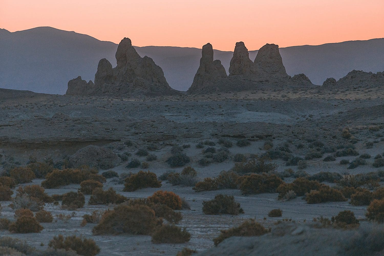 Destinations :: Trona Pinnacles - Expedition Portal