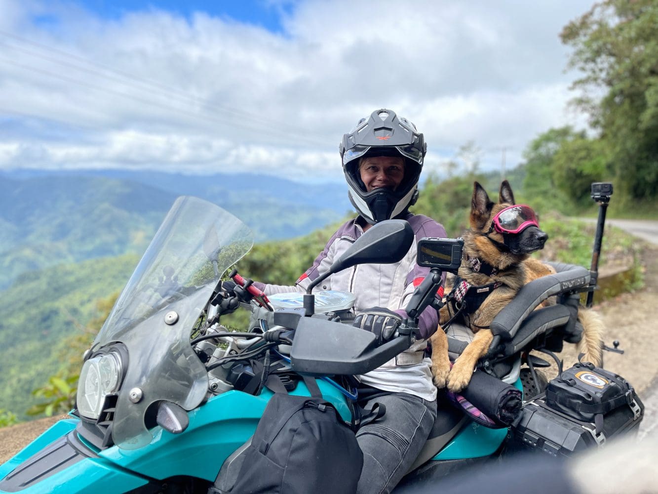 Jess Stone and her German Shepherd are Riding Around the World ...