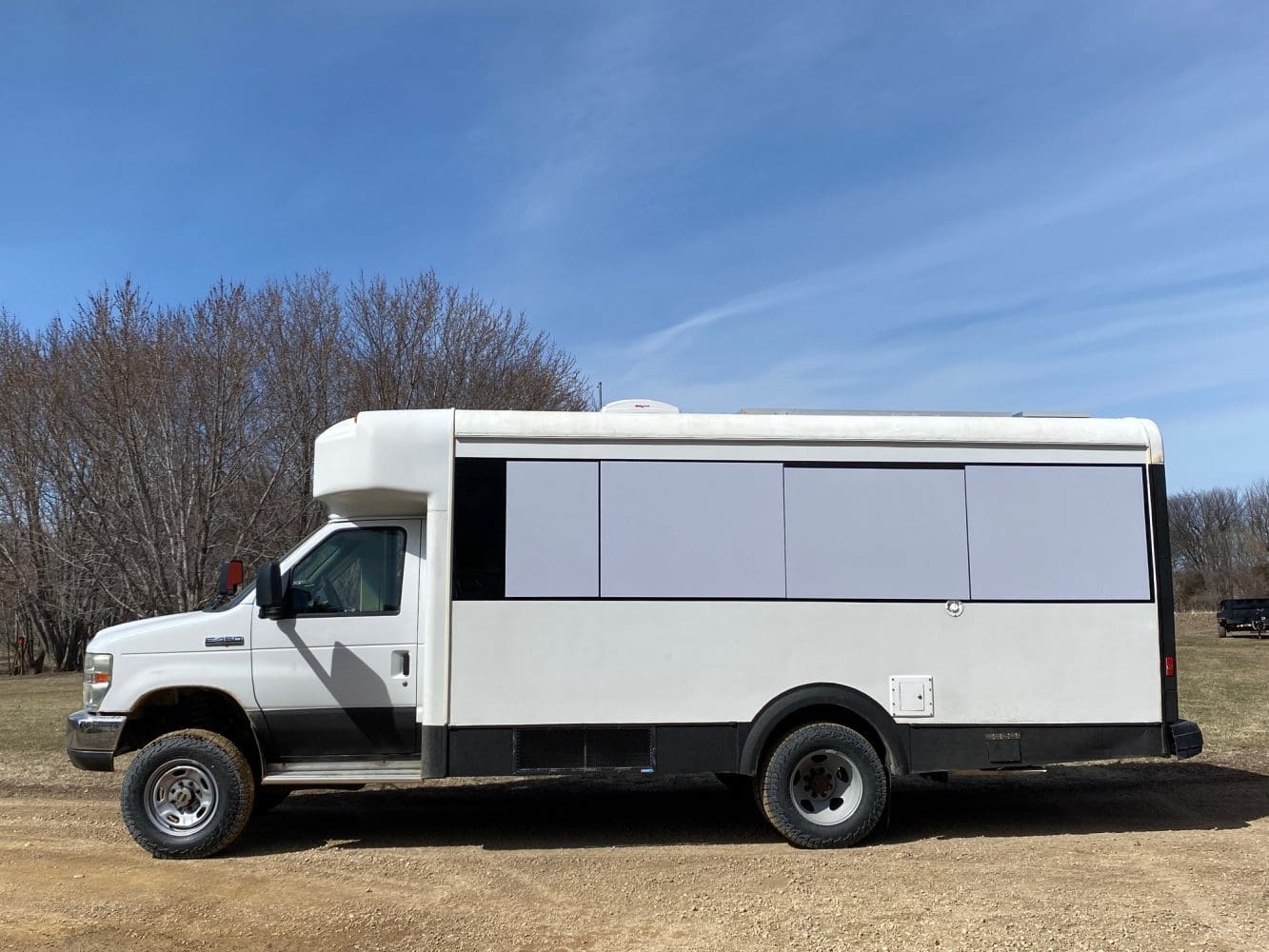 Overland Classifieds :: 2008 Ford E-450 4x4 Bus - Expedition Portal