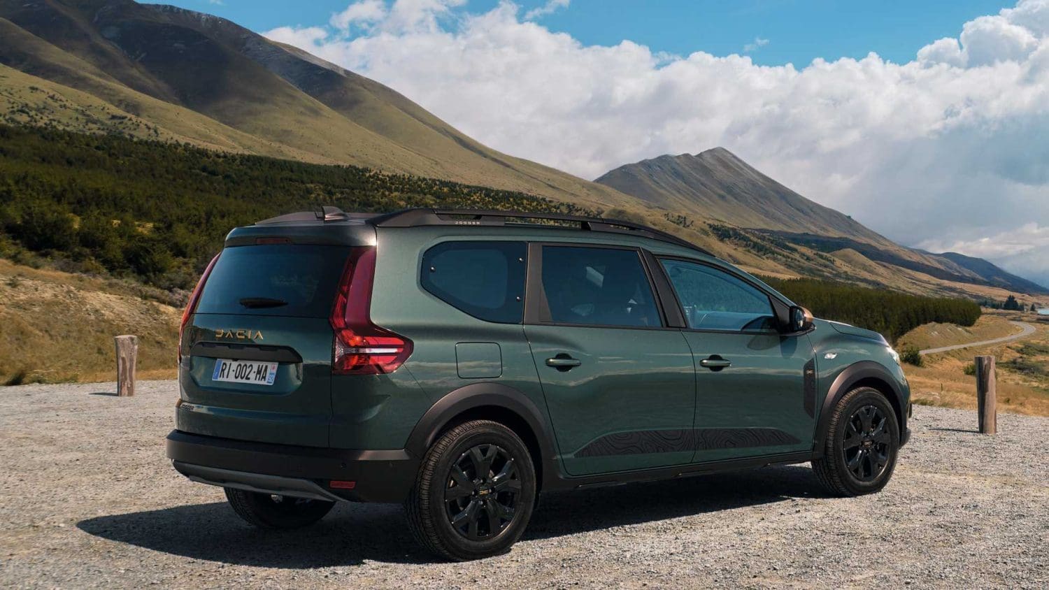Dacia Introduces Sleep Pack as Part of its InNature Accessory Range for ...