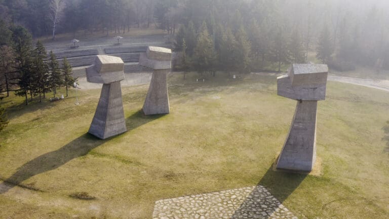 Spomeniks :: An Overland Quest Through the Balkans