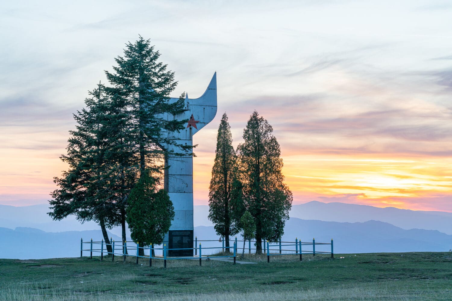 Spomeniks :: An Overland Quest Through the Balkans