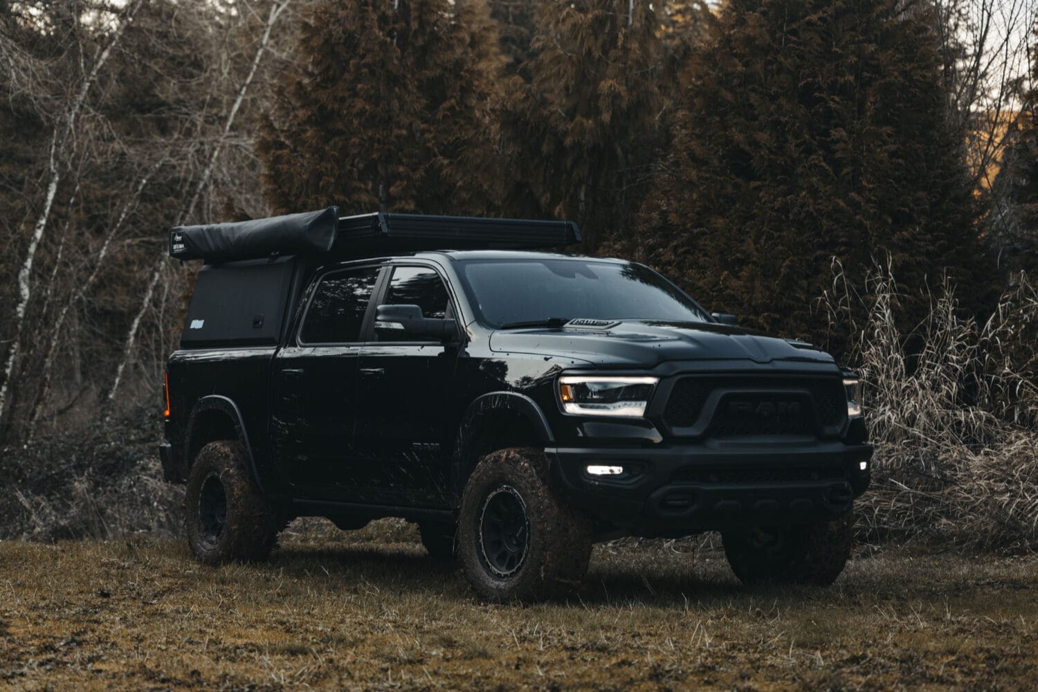 2022 Ram 1500 Rebel Night Edition w/ Super Pacific X1 Camper ...