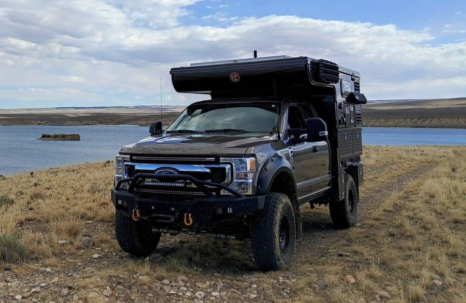 2021 Ford F-350 XLT Super Duty w/ 2021 Hallmark Milner Camper ...